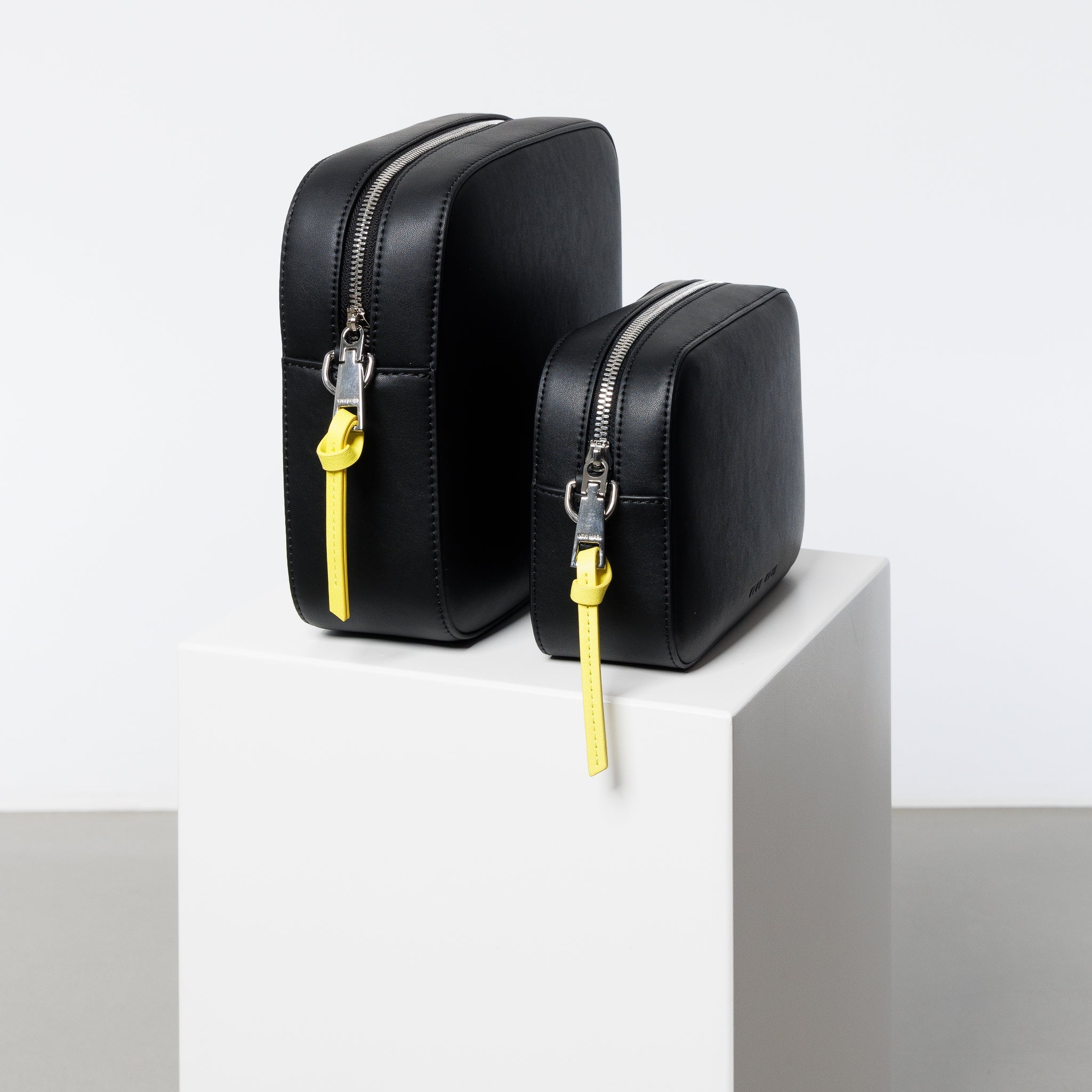 crossbody bag small + strap basic woven - black - VIVI MARI