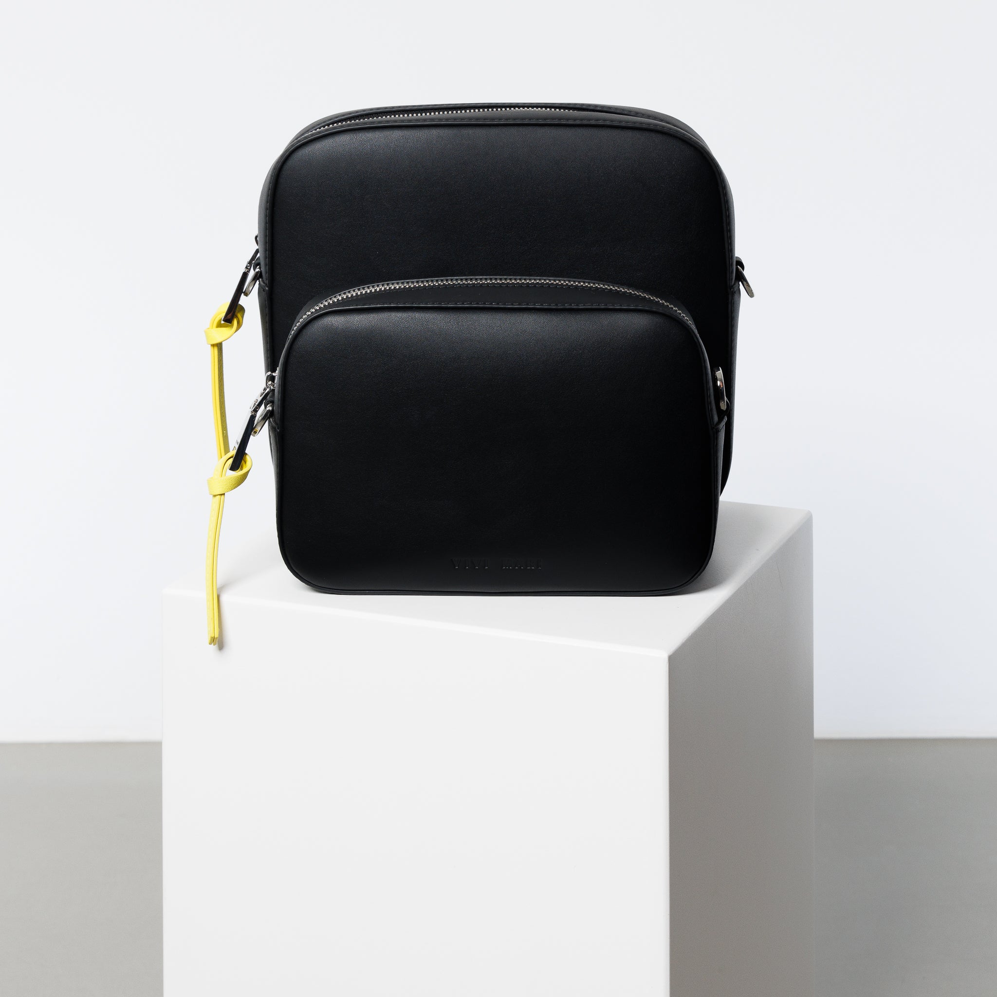 crossbody bag small + strap basic woven - black - VIVI MARI