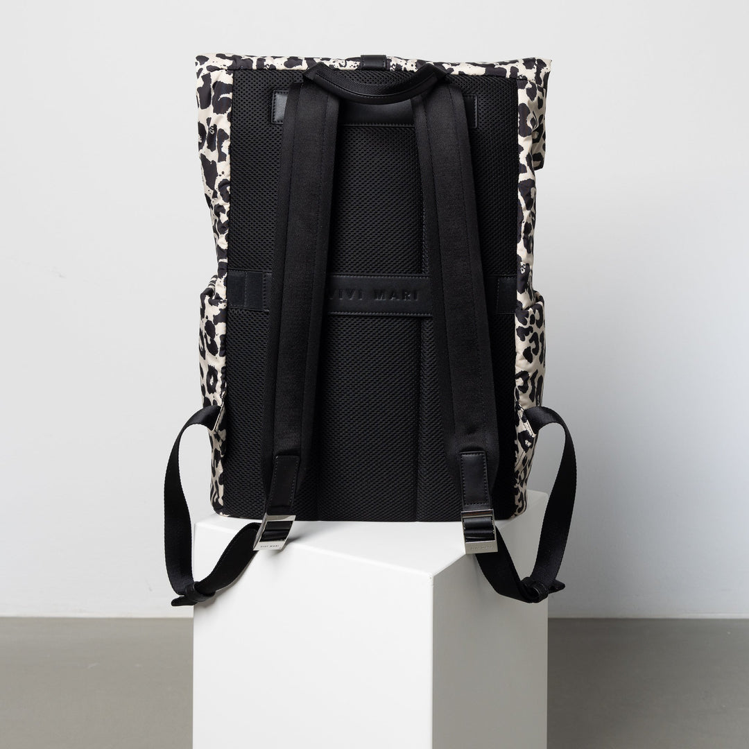Padded Backpack medium - leo splashes black/sand - VIVI MARI